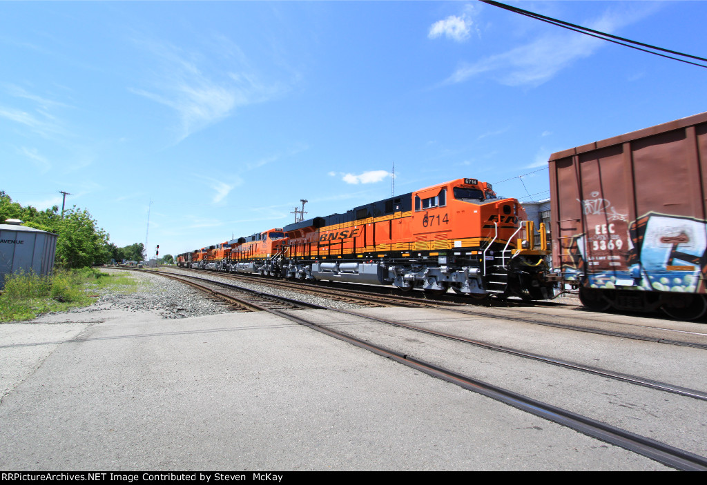 BNSF 6714